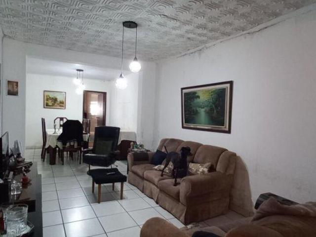 Casa Térrea com Terreno de 340 m² com 2 Frentes Vila Emir