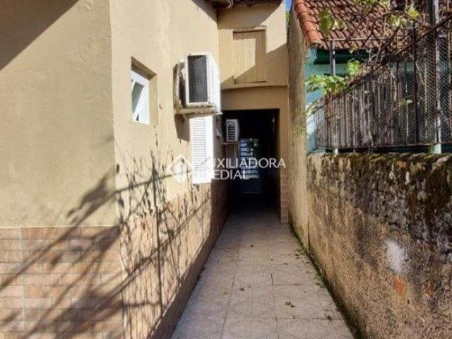 Casa Térrea, com três quartos, 2 vaga no Jardim Itu Sabará