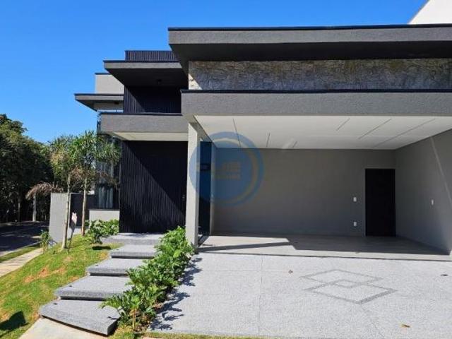 Casa Térrea com Vista para Mata em Indaiatuba, 3 Suítes, escritório, Piscina e móveis Planejados