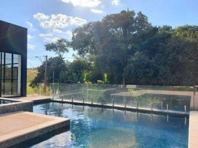 Casa Térrea com Vista Permanente para Mata no Fazenda Jequitibá | 4 Suítes | Piscina Climatizada | E