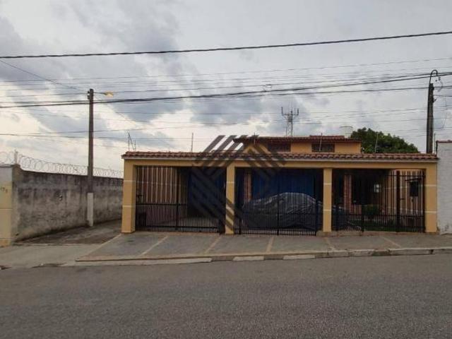 Casa térrea comercial ou residencial à venda com 3 quartos 1 suíte, em excelente localização no Pa