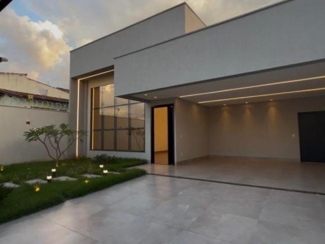 CASA TÉRREA COMPLETA: 3 SUÍTES, PLANEJADOS, PISCINA E 4 VAGAS DE GARAGEM