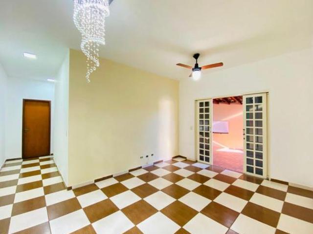 CASA TÉRREA COMPLETA COM SUÍTE MASTER, CLOSE E HIDROMASSAGEM NO BAIRRO CAPELA