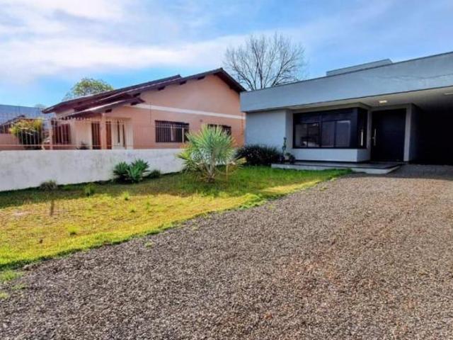Casa Térrea Contemporânea com Suíte Master, Espaço Gourmet e Pátio