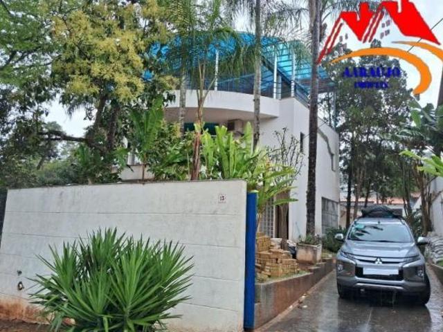 CASA TÉRREA COND. FOREST HILLS JANDIRA 04 SUITES 04 VAGAS WAT. 99903 6532!