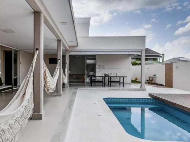 Casa Terrea Condominio Mirante do Vale Jacarei 5 quartos sendo 5 suites 500 mts construção piscina