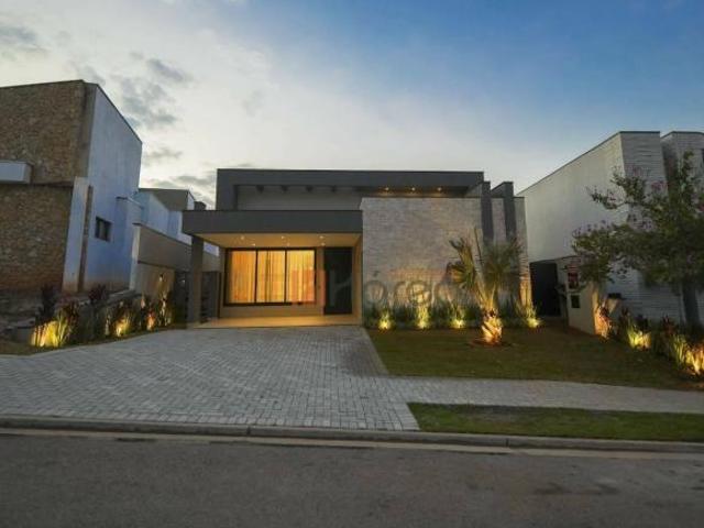 Casa “térrea”: Condomínio “Alphaville III” / Cidade: Votorantim