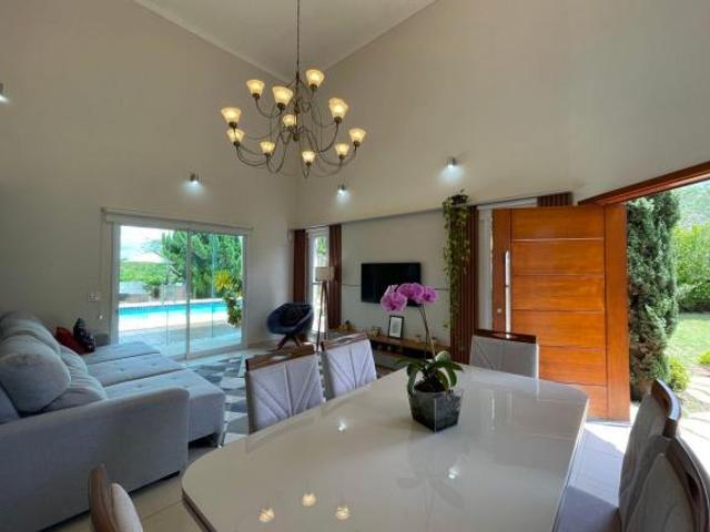 Casa terrea condominio Colinas de Inhandjara Itupeva