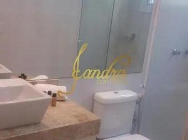 Casa térrea condomínio com 03 suítes