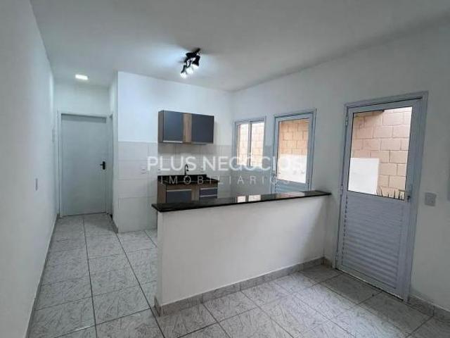 Casa Térrea Condomínio Villa Savoia 2 Dormitórios Quintal 2 Vagas Condomínio com Lazer e Portari