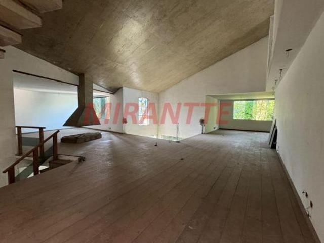 Casa terrea de 884m² com 5 quartos