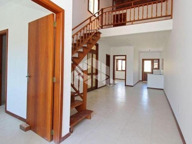Casa Térrea de 03 Dormitórios/01 Suíte mais Mezanino com banheiro