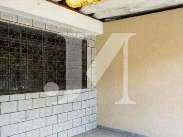Casa térrea de 120m², 2 Dormitórios, terraço e 1 Vaga na Vila Carrão