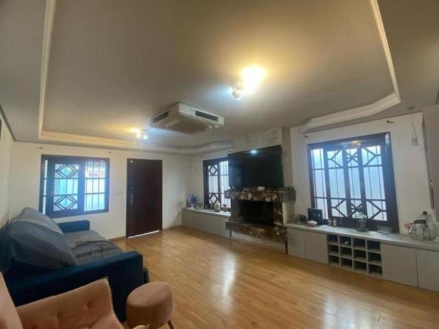 Casa térrea de 150m² com 5 cinco quartos, localizada no Centro de Canoas