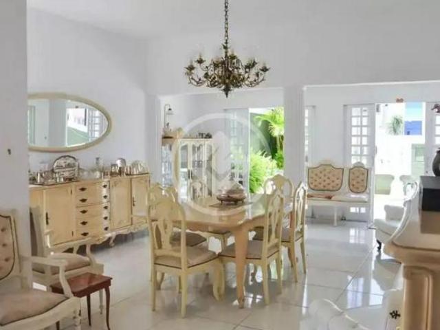 Casa térrea de 160 m², de área construída, com 3 dormitórios, no bairro Jardim Guanabara em Campinas