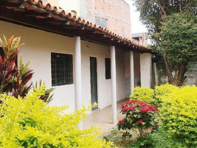 Casa terrea de 200m² com 6 quartos