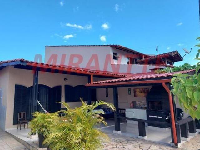 Casa terrea de 210m² com 4 quartos