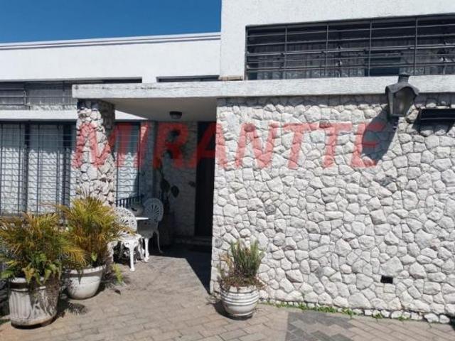 Casa terrea de 220m² com 3 quartos