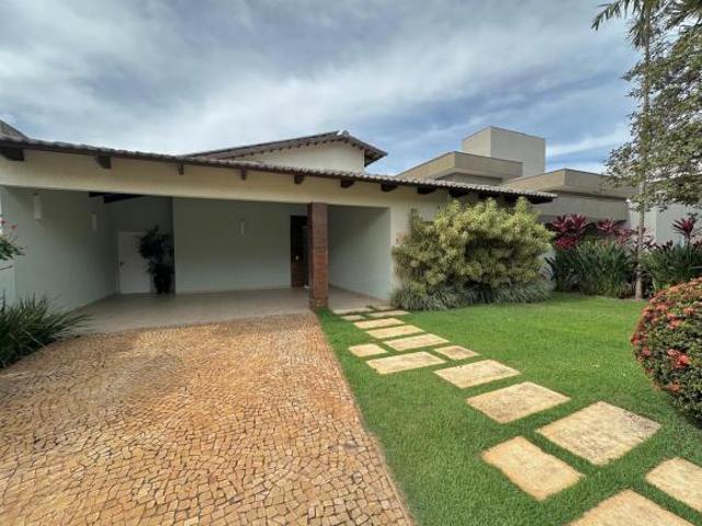Casa térrea de 223m² com 03 suítes à venda no Jardins Atenas Goiânia/GO