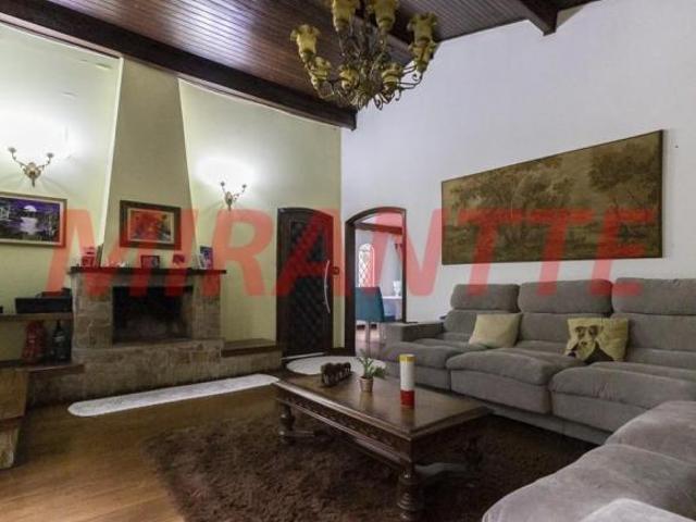 Casa terrea de 231m² com 4 quartos