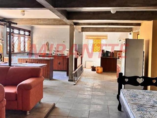 Casa terrea de 244m² com 5 quartos