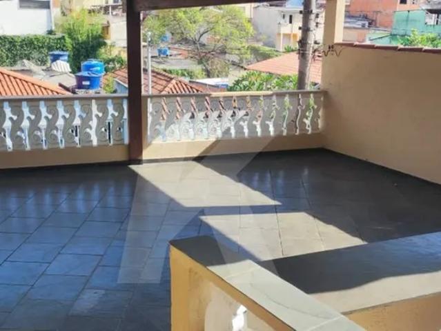Casa térrea de 247 mts², 03 dormitórios, 3 vagas, na Vila Amália