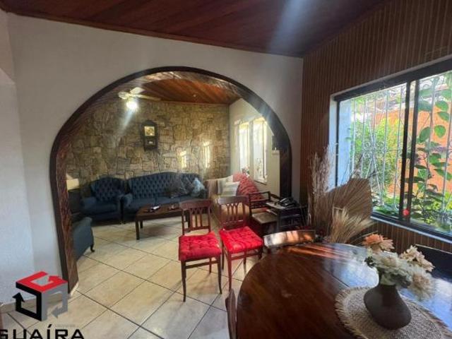 Casa Térrea de 260m² no Bairro Mussolini em São Bernardo do Campo SP