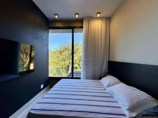 Casa térrea de 265 m² com 03 quartos para locação em condomínio Alphaville