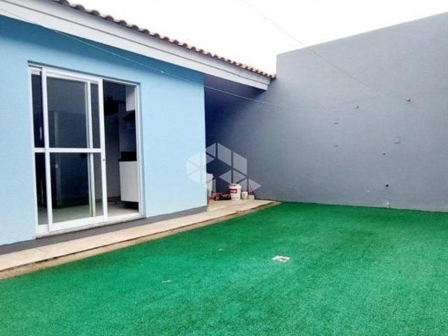 CASA TÉRREA DE 2 QUARTOS, VAGA DE GARAGEM E PÁTIO