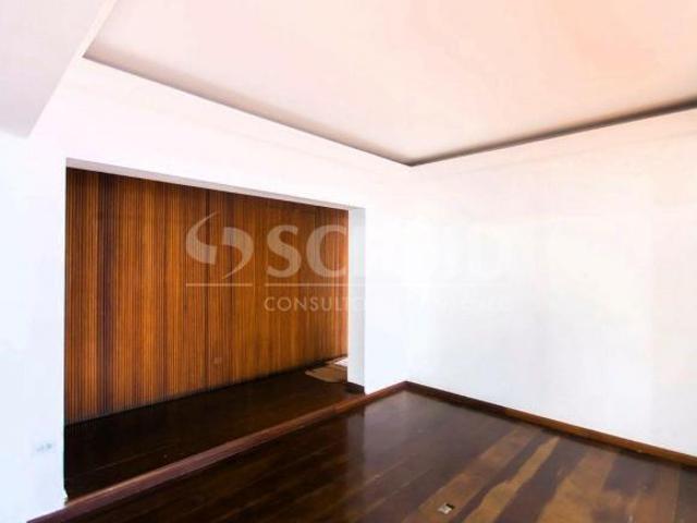Casa térrea de 300m² com 3 dormitórios à venda em Moema