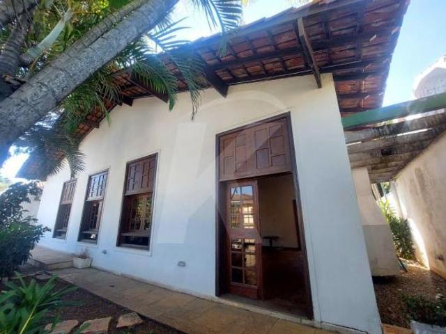Casa Térrea de 300m² com Piscina e Amplo Espaço de Lazer no Jardim São Bento