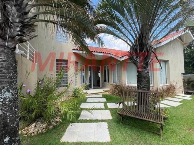 Casa terrea de 317m² com 4 quartos