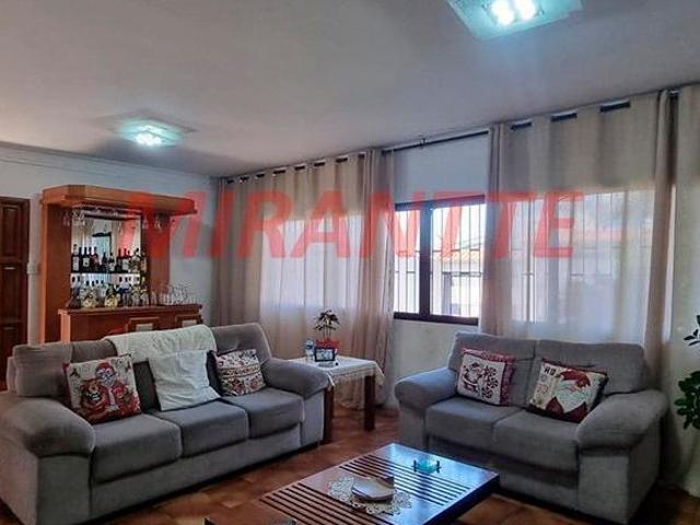 Casa terrea de 318m² com 5 quartos