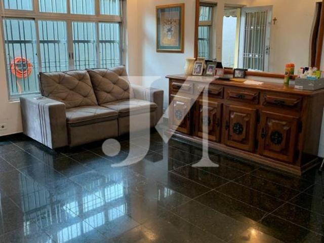 Casa Térrea de 320m², 3 Dormitórios sendo1 Suíte e 3 Vagas na Vila Matilde