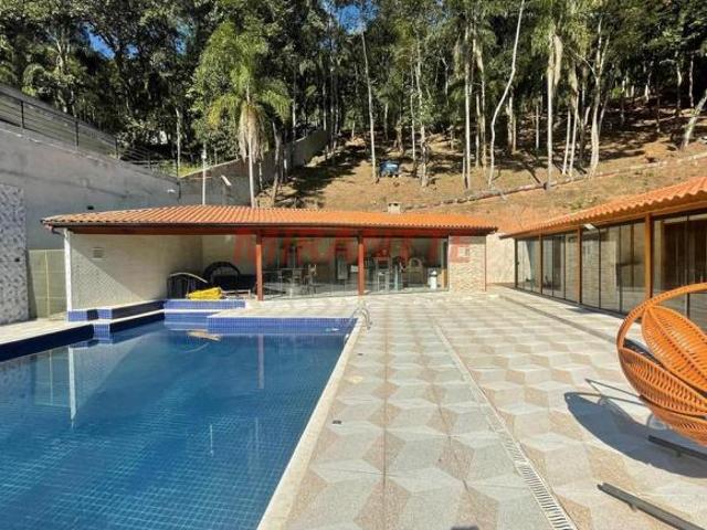 Casa terrea de 350m² com 4 quartos