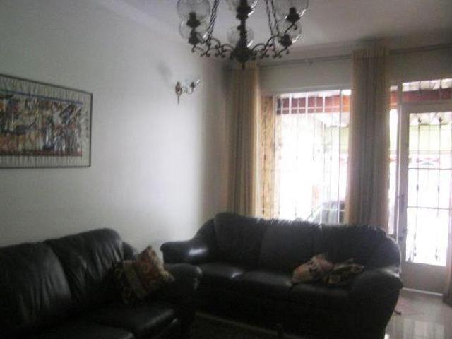 Casa terrea de 350m² com 3 quartos