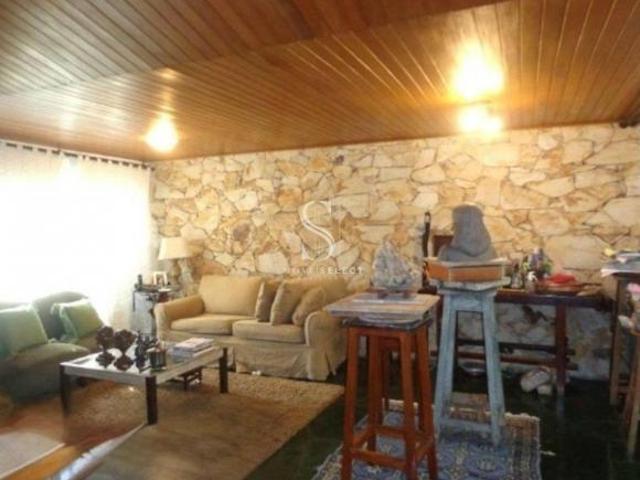 CASA TÉRREA DE 380M² COM QUATRO DORMITÓRIOS UMA SUÍTE, QUATRO BANHEIROS E DUAS VAGAS Á VENDA CASA