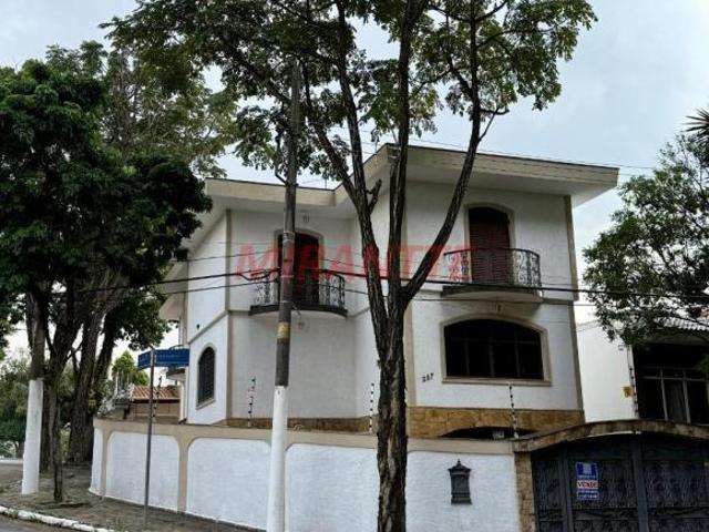 Casa terrea de 385m² com 4 quartos
