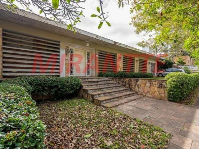 Casa terrea de 389m² com 4 quartos