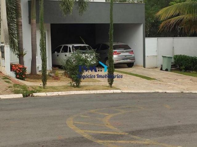 Casa térrea de 3 dormitórios a venda no Condomínio Golden Park Residence