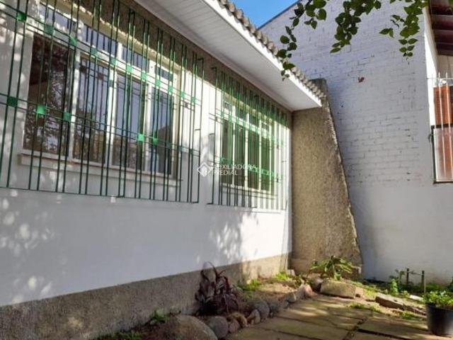 Casa térrea de 3 dormitórios 3 vagas no Morro Santana em Porto Alegre