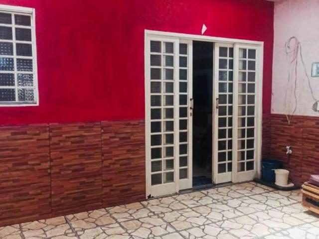 CASA TÉRREA DE 3 QTS COM SUITE E LAJE NA AVENIDA P4
