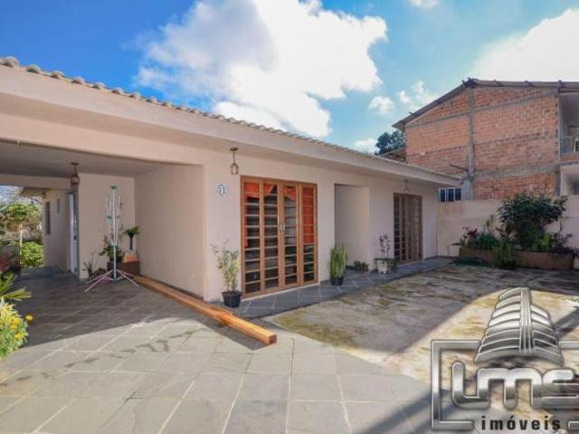 Casa térrea de 3 Quartos com suíte e 2 vagas na garagem Jardim Monte Santo