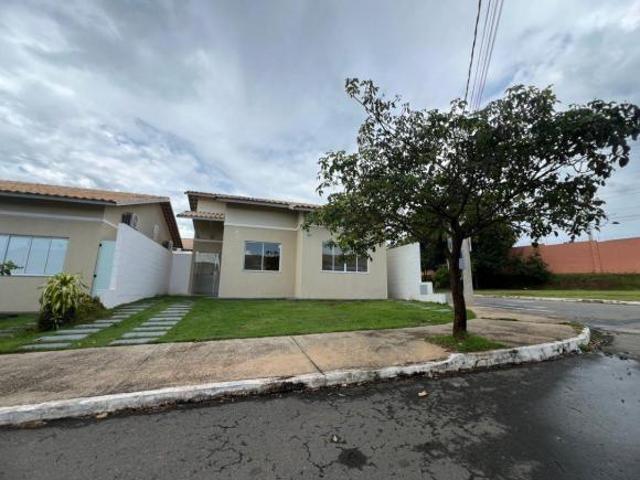 Casa Térrea de 3 quartos com suíte em condomínio fechado no Jardim Guanabara
