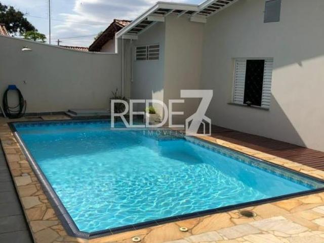 Casa Térrea de 3 quartos no Parque São Quirino, Campinas SP: 208m², 1 suíte, 3 salas, 3 banheiros, 4