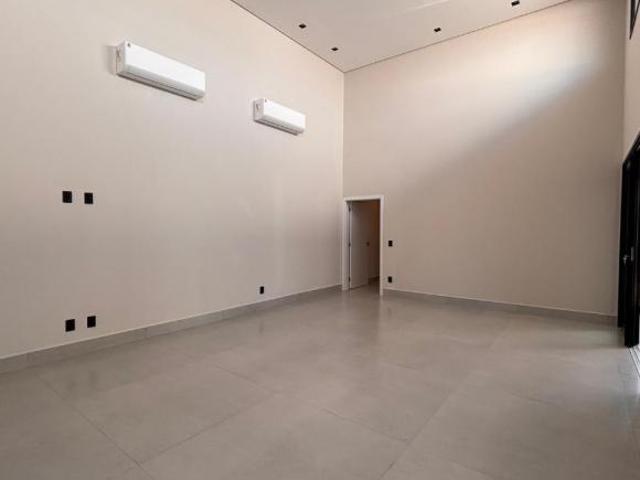 Casa térrea de 3 suítes com piscina Condominio Santorini