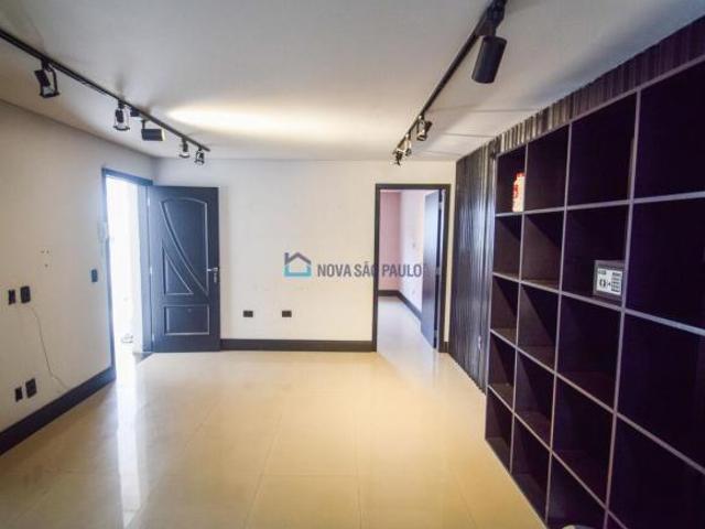 Casa térrea de Vila, Cômodos grandes, 2Quartos,Quintal, Edícula,1Vaga!12min a pé Metrô Alto Ipiranga