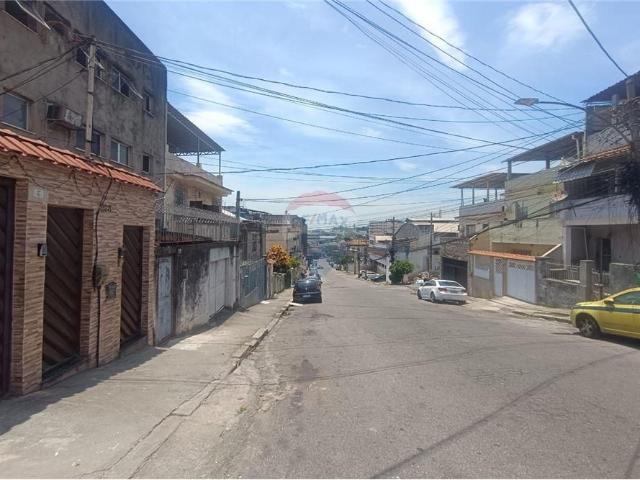 CASA TÉRREA DE VILA EM SÃO CRISTOVÃO