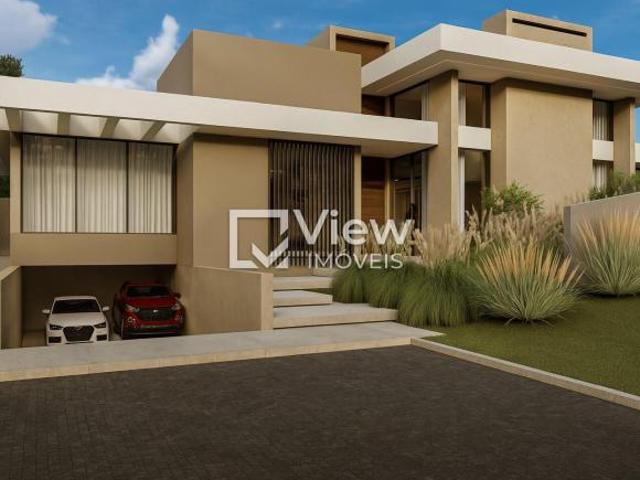Casa Térrea de Altíssimo Padrão à Venda em Santa F