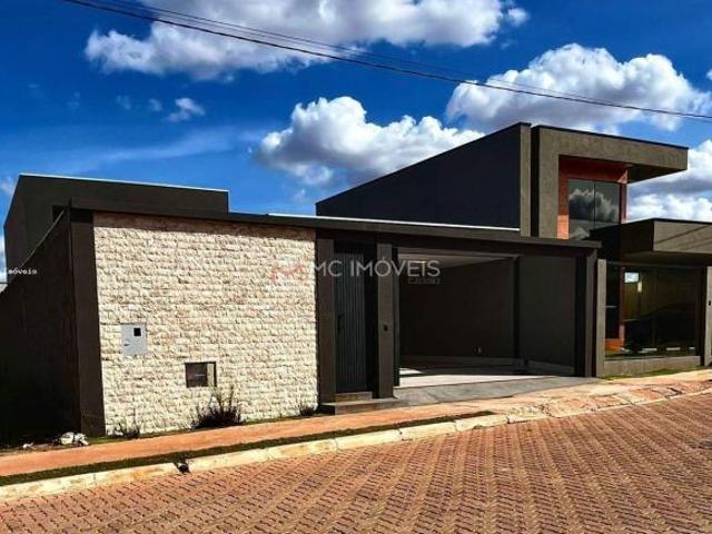 Casa Térrea de Alto Padrão à Venda no Condomínio Coperville